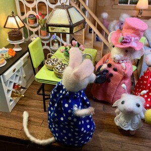 Queen Mouse Needle Felt Mouse Dolls House Cake Topper - Etsy