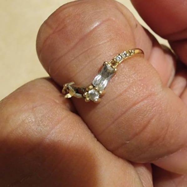 Solid Gold Curved Wedding Band, 14k Gold Baguette Ring for Women ...