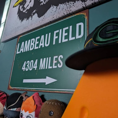 PERSONALIZED LAMBEAU FIELD Distance Sign, Lambeau Field Stadium ...