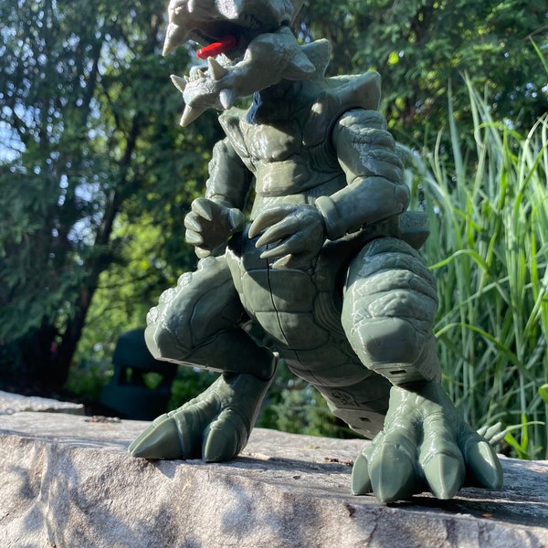 Gankra Kaiju Monster BJD Articulated Creature FREE Extra Pins and ...