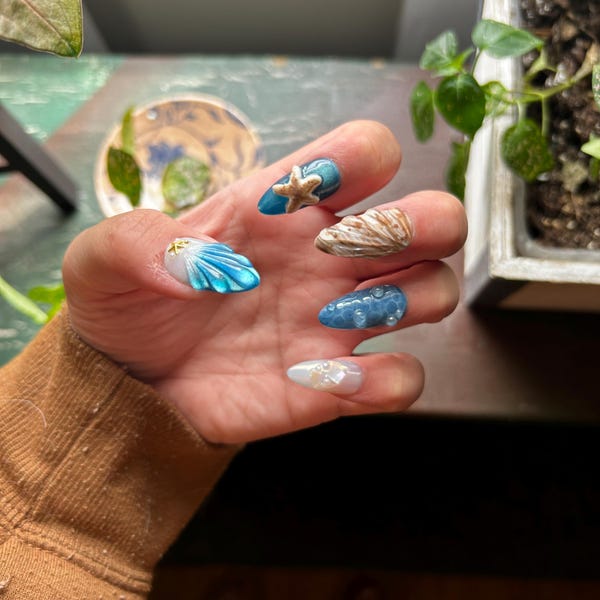 FREYA Y2K Graffiti Press on Nails Lily Pad Nails Abstract Green Ombre ...