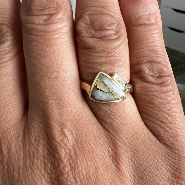 Vintage Gold in Quartz Half Bezel Set Flower Detail 14k Yellow Gold ...