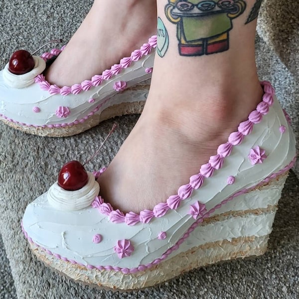 Custom Handmade Cake Wedges: Novelty Pink Shoes - Etsy