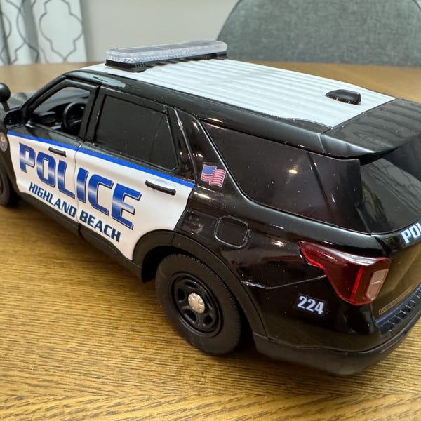Custom White Police Explorer 2016 Body Style 1:24 - Agency Specific - Etsy
