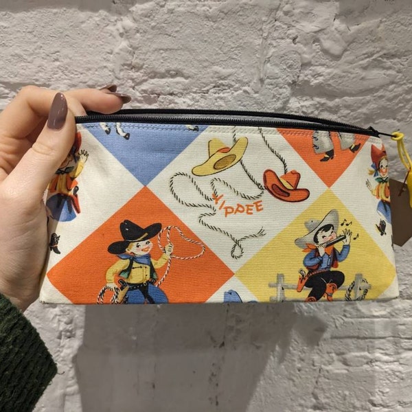 Beautiful Peacock Feathers Fabric Make-up and Wash Bag, Retro Glamour ...