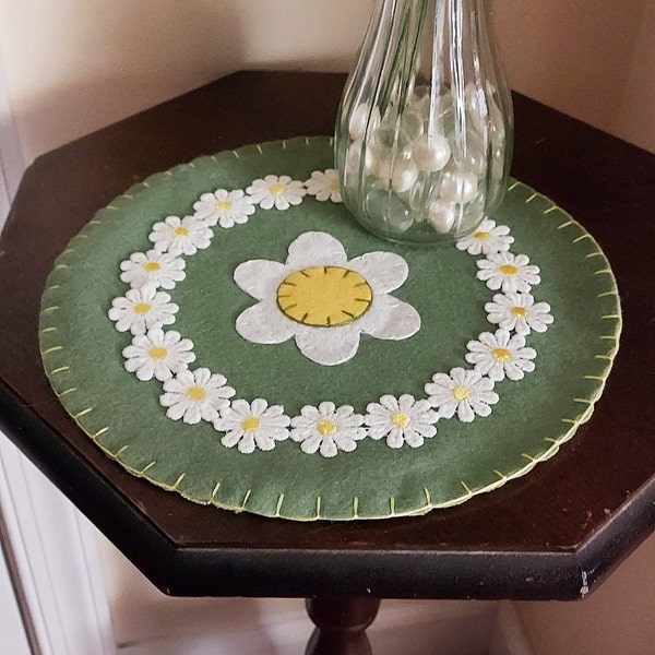 Primitive Stitchery CHRISTMAS Pennies Fir Tree Penny Rug ~ Winter Pine ...