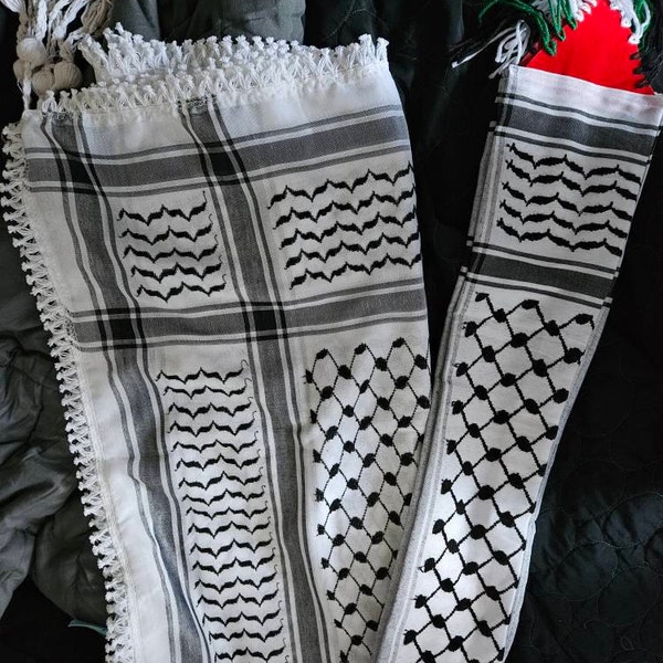 Original Palestinian Keffiyeh | Jordanian Hatta | Black and White ...