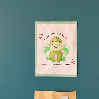 Dinosaur Footprint Craft, Roarsome Mommy, Mother's Day Dino Footprint ...