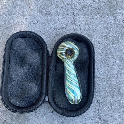 Flower Glass Pipe Glow in Dark Glass Pipe Beautiful Aesthetic Pipe ...