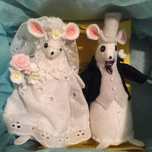 Irish Mice Celtic St. Patrick's Day Mouse Pair - Etsy