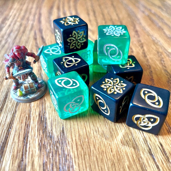 Celtic Dice / Set of 2 / D6 - Irish, Knot, Gaelic - Etsy