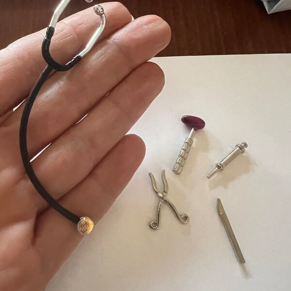 1/12 Dollhouse Miniature 5PCS Doctor Working Office Instruments Medical ...
