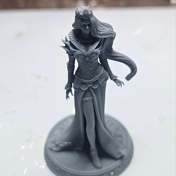 Dnd - TTRPG - Pathfinder Female Human Queen | Cleric | Bard Unpainted ...