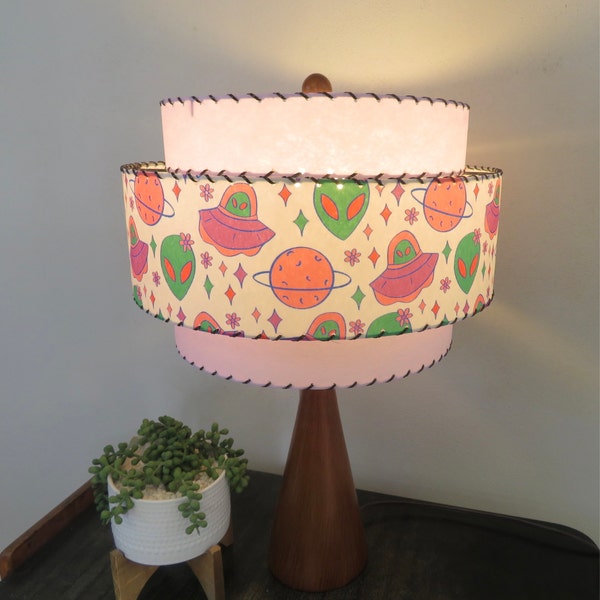 Girly Alien UFO Digital Seamless Pattern for Fabrics and Wallpapers ...