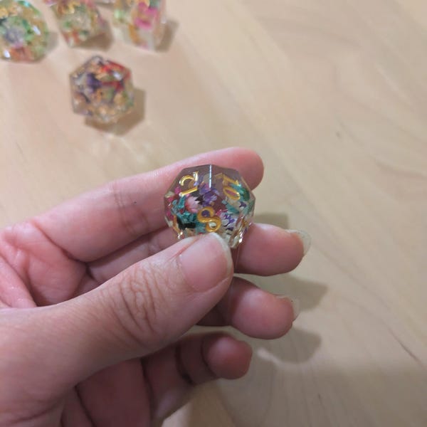 Colorful Magic Crystal DND Dice Set Gift Sharp Edge D&D Dice Chameleon ...