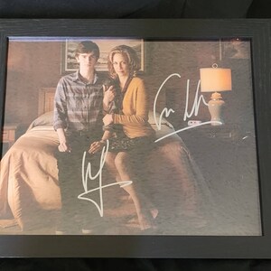 Caitlyn Jenner & Kylie Jenner Signed Autographed Glossy 8x10 Photo COA ...