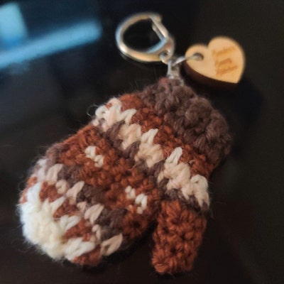Mitten Key Chain / Handmade Mini Mitt Quarter Keeper Keychain / Mitten ...