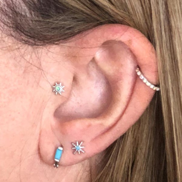 Emerald Sun 18G Internal Threaded Flat Back Labret, Cartilage Earrings ...