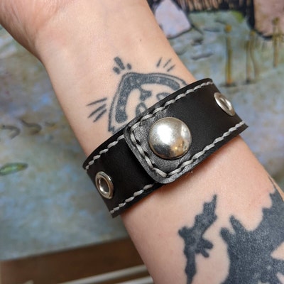 4in Black Spiked Bracer Gauntlet With 72 Spikes - Etsy