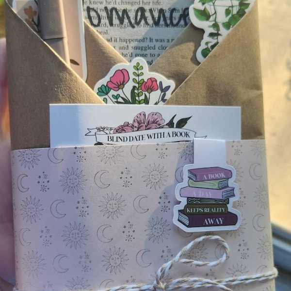 Blind Date With a Book- W/ Stickers, Magnetic Bookmark, Bookmark Log ...