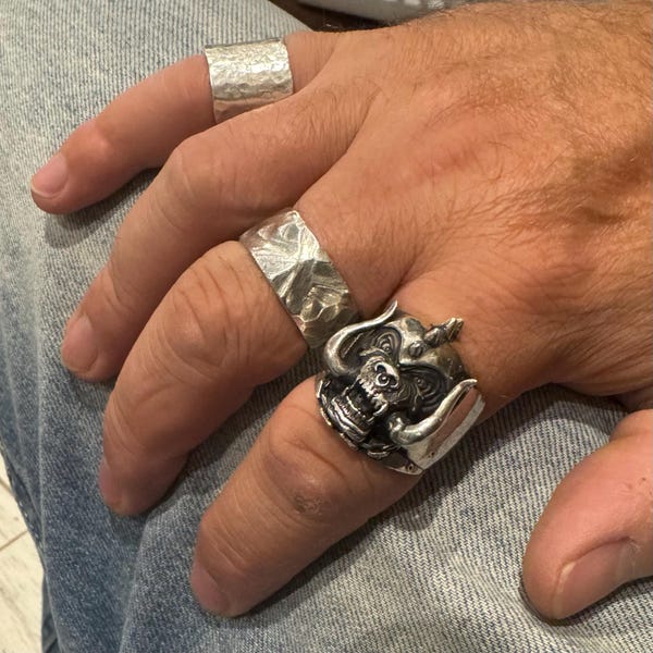 Motorhead Snaggletooth War Pig Silver Ring - Tribute to Rock Legends, A ...