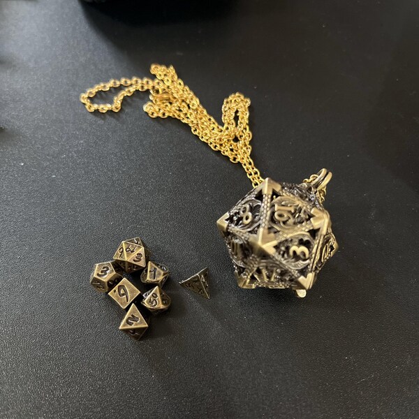 Revolver Bullet Dice Set Unique 7-piece Dice in Revolver Cylinder ...