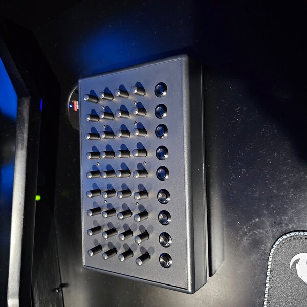 Midi Controller BB-XL / 8 LED Arcade Buttons / 96 Potentiometers / Din ...