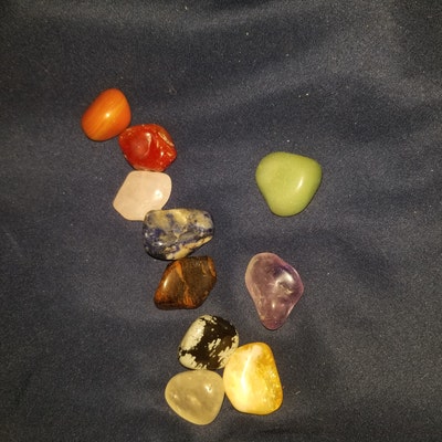 Beginners Crystal Kit, 10 Pcs in Velvet Pouch Most Popular Tumbled ...