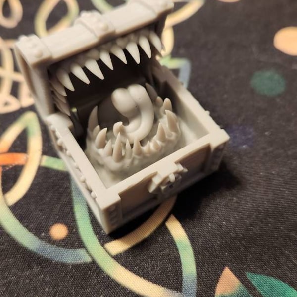 Opening Mini Mimic-you Can Close and Open It! Looks Like an Innocent ...