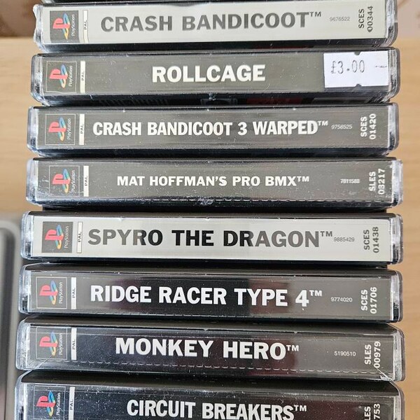 CD Cases Tray holds 18 in a 1x18 Layout Storage/holder/stand/rack/box ...