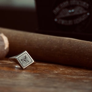 Willow Urn Signet Ring in Sterling Silver or Gold | Etsy