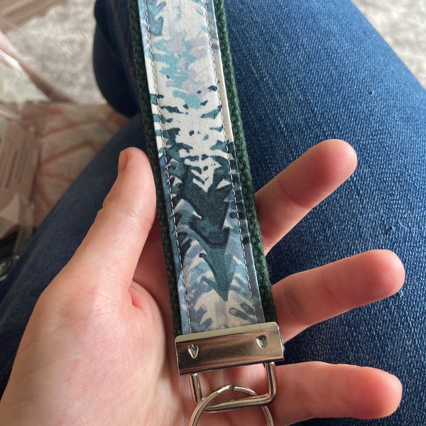 Winter Evergreen Tree Key Fob- 2 Sizes- 3 Colors - Etsy