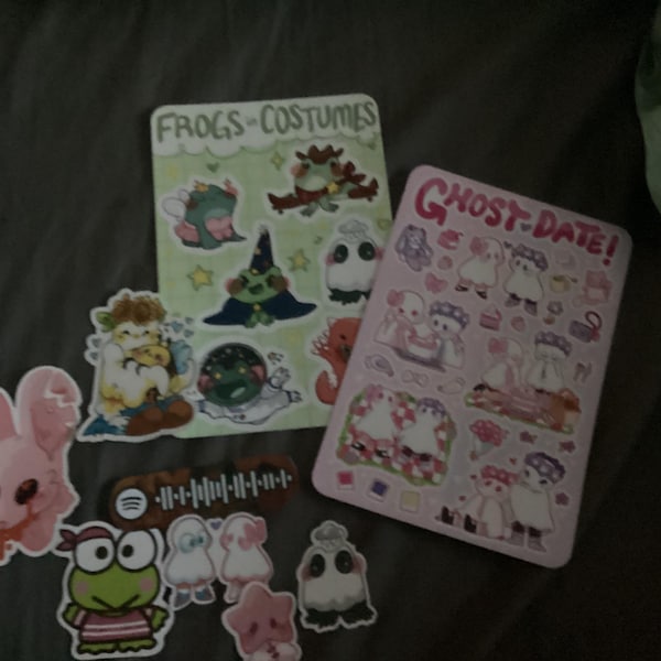 Digital Art Ghost Magnet - Etsy