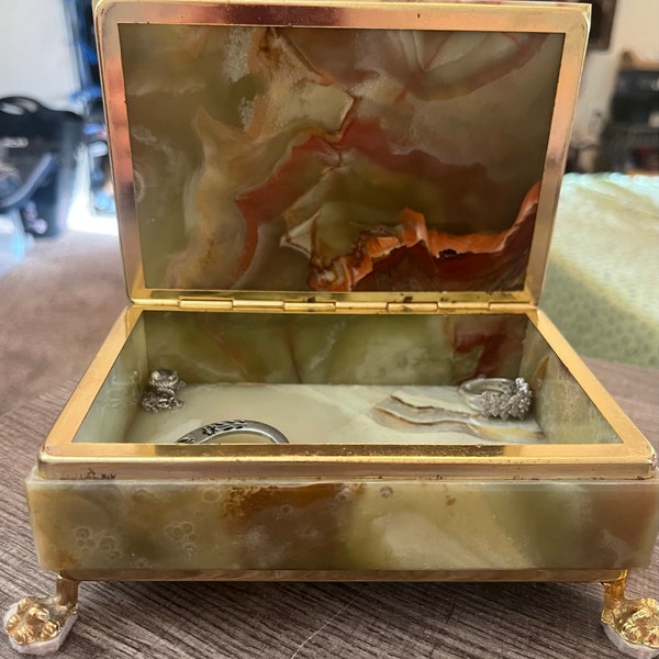 Vintage Perpetual Calendar Triangular Shape Brassy Metal Desk Calendar ...