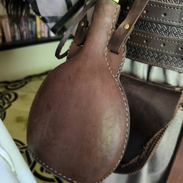 720 Ml Medieval Leather Bottle - 3 Colors - Historical Leather Flask ...