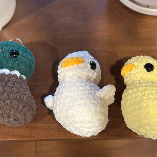 Pocket Duckling Crochet Pattern · Good Luck Duck Amigurumi Tutorial ...