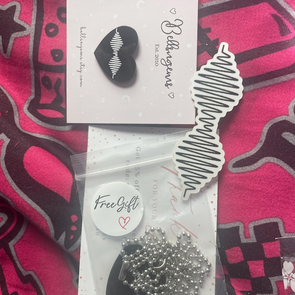 Arctic Monkeys Heart Enamel Pins. AM Soft Enamel Pin Badge Brooch Funny ...