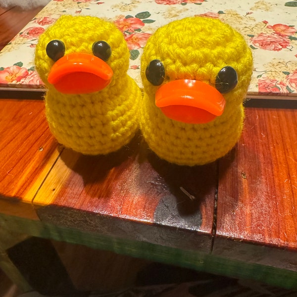 Pocket Duckling Crochet Pattern · Good Luck Duck Amigurumi Tutorial ...