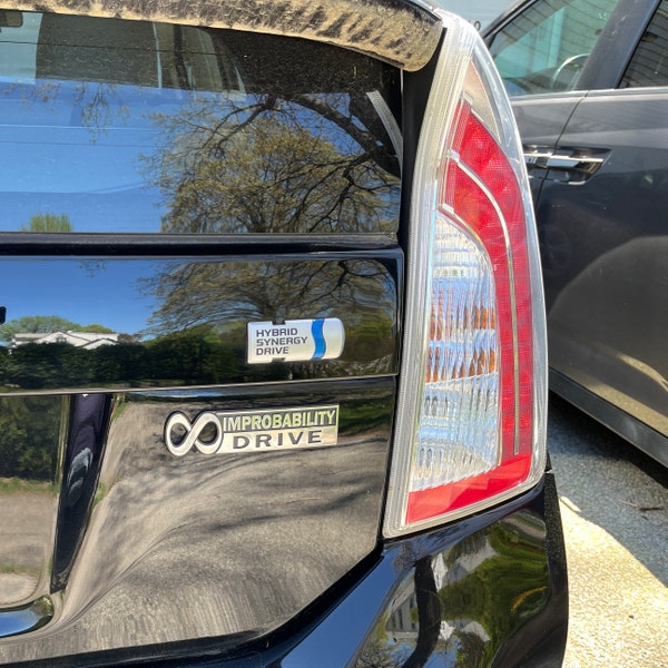 The Hitchhiker's Guide to the Galaxy "infinite Improbability Drive" Car ...