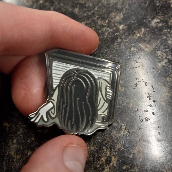 Sadako Enamel Pin - Etsy