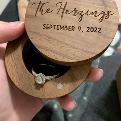 Circle Wood Ring Box Engraved Ring Bearer Box for Wedding - Etsy