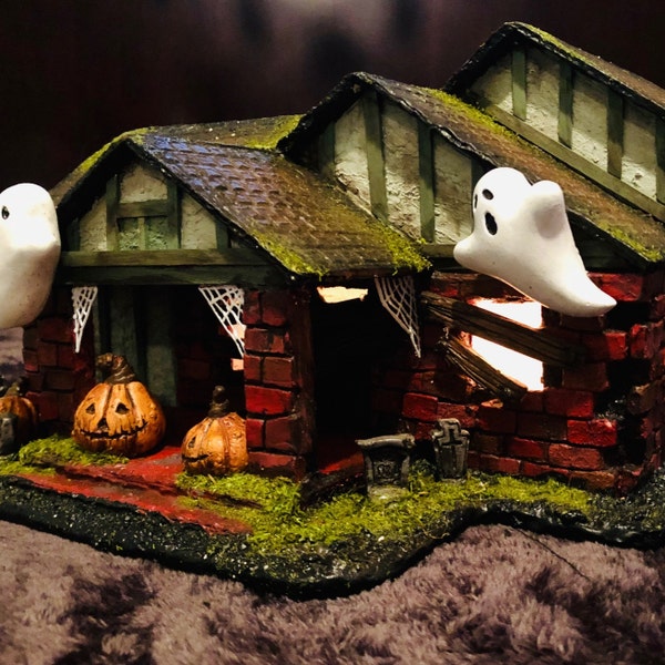 Custom Model Haunted House • Halloween Decor • Unique Handcrafted Gift ...
