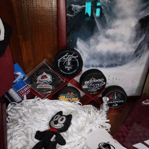 Ice Hockey Puck Holder, Bedroom Décor, Holds 6 Hockey Pucks for a ...