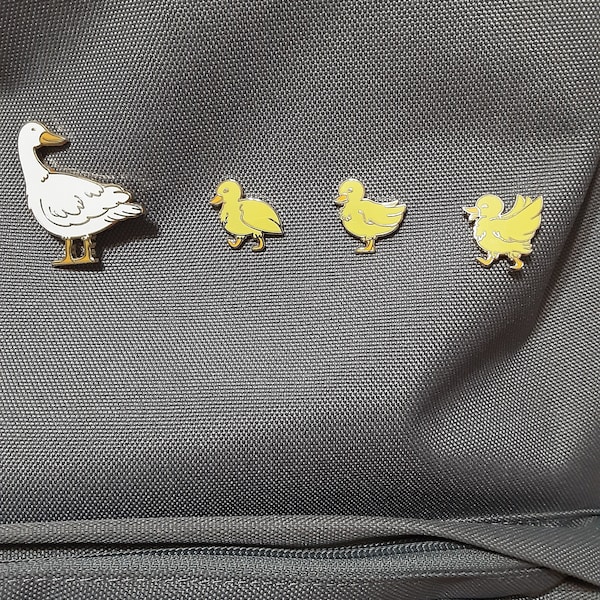 Mother Duck and Ducklings Enamel Pin Set - Etsy