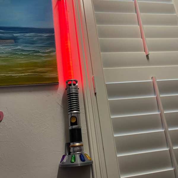 Lightsaber Wall Mount Holder Savi's Workshop Holds 6 Kyber Crystals 3D ...