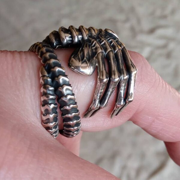 H.R. Giger Inspired , Alien Facehugger Ring, Facehugger, Chestburster ...