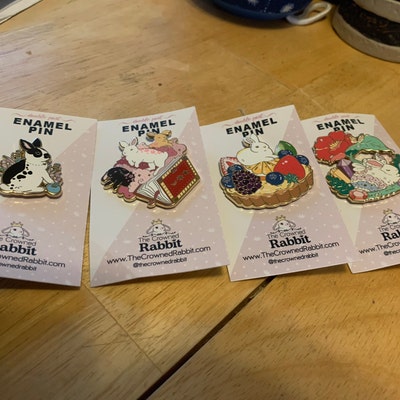 Crayon Set Enamel Pin, Retro Pin, Hard Enamel Pin, Crayon Art, Gift for ...