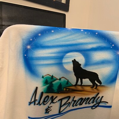 Airbrush T-shirt Howling Wolf Airbrushed T-shirt Personalized Gift ...