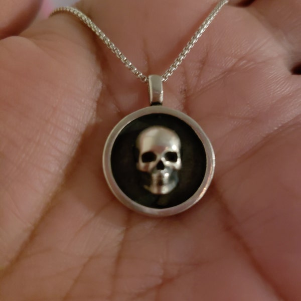 Round Skull Necklace - Etsy
