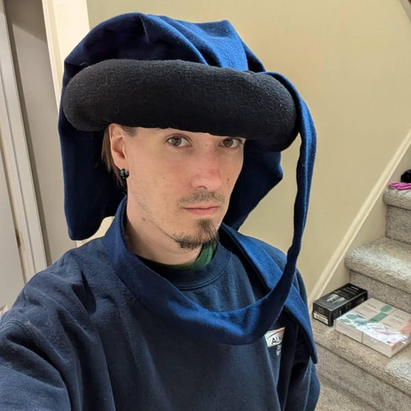 Woolen Chaperon - Medieval Hat for Men - Medieval & Renaissance ...